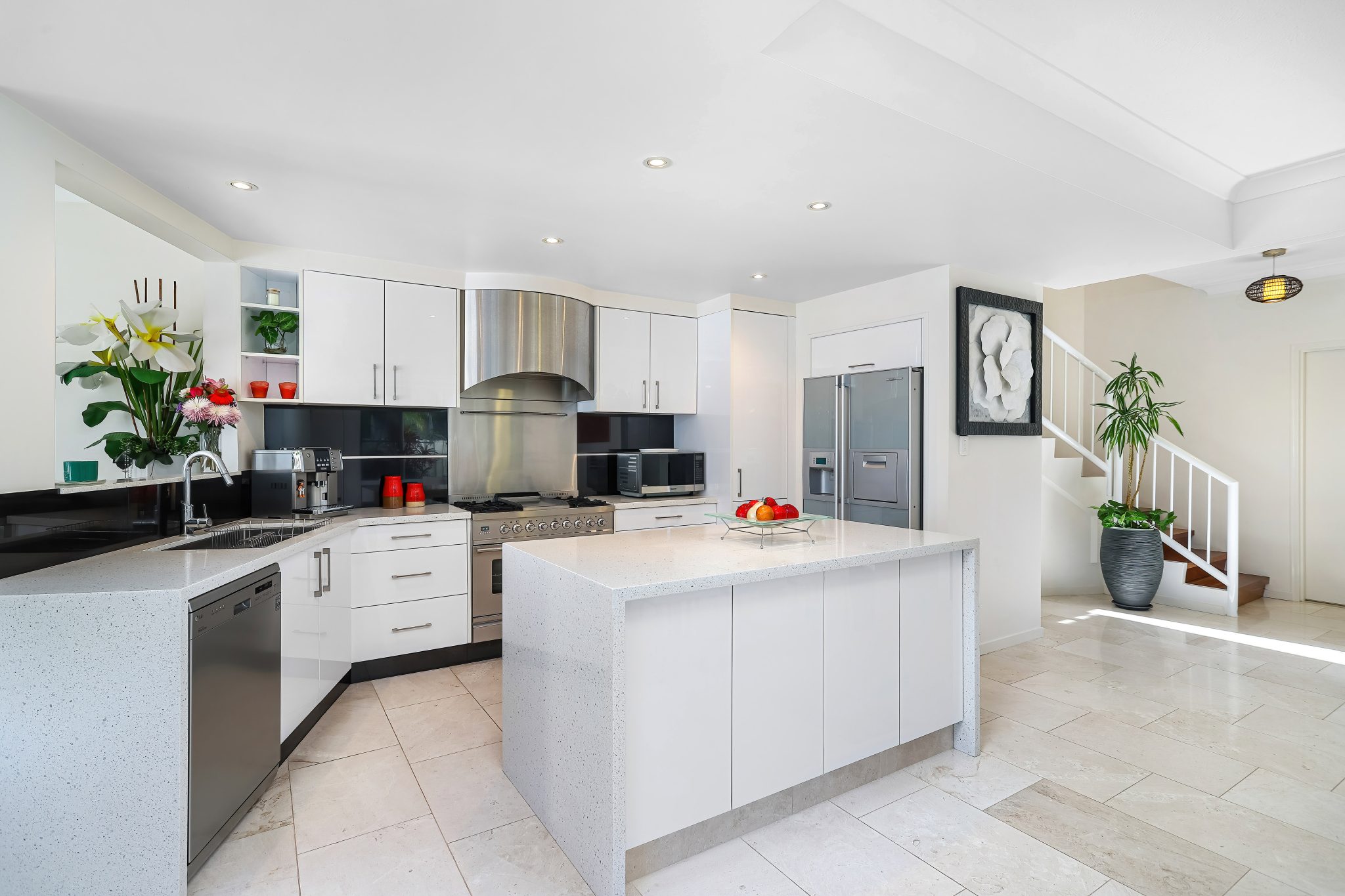 Open inspections vs private viewings for Gold Coast property sellers